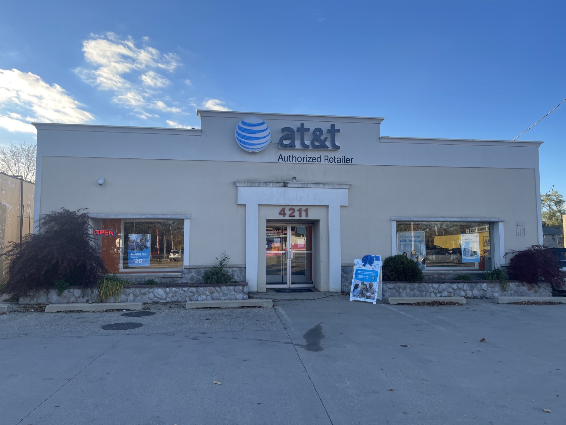 AT&T Kentwood | Cell Phones, Wireless Plans & Accessories | 4211 ...
