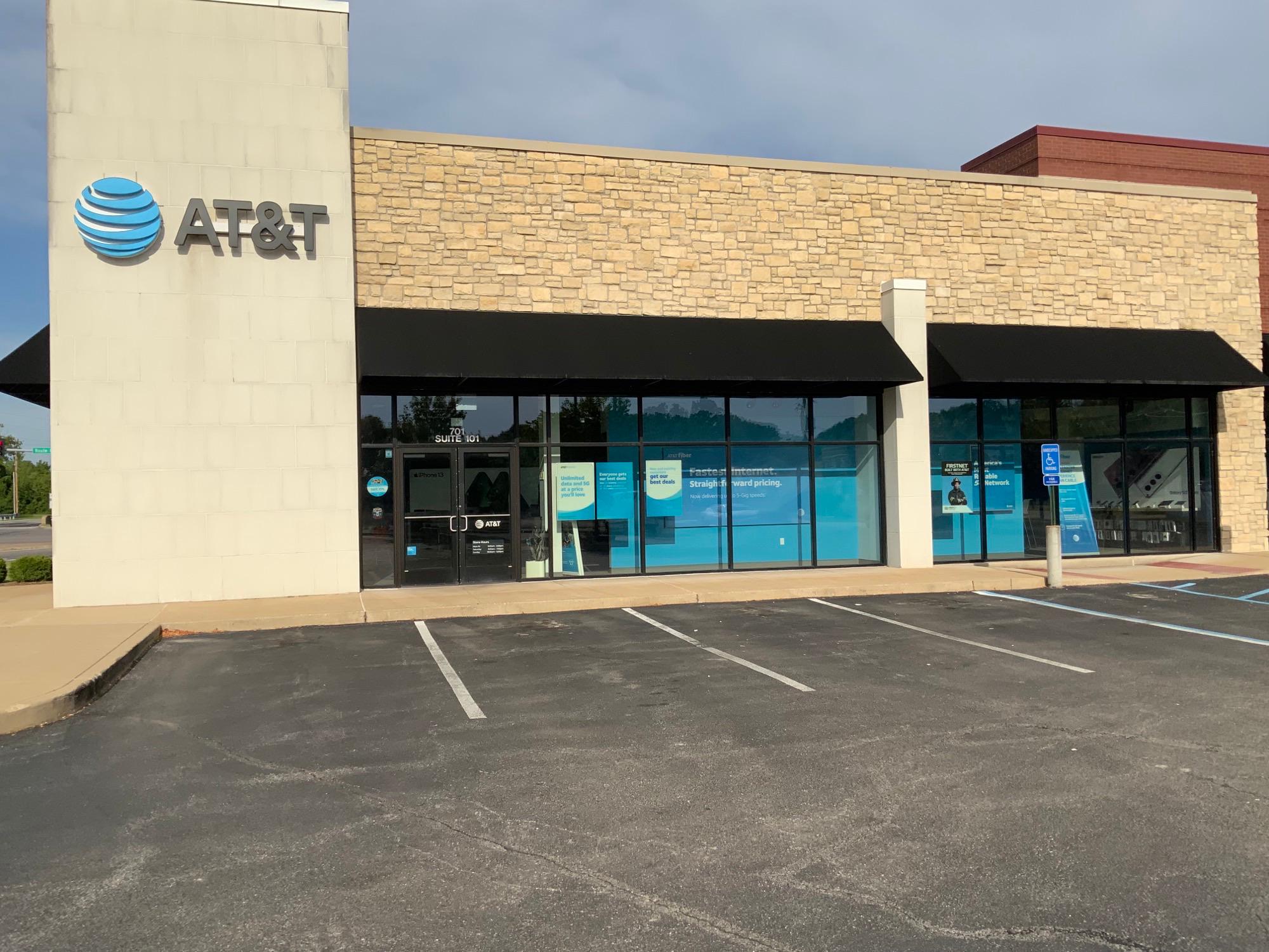 AT&T Fenton Crossing | Cell Phones, Wireless Plans & Accessories | 701 ...