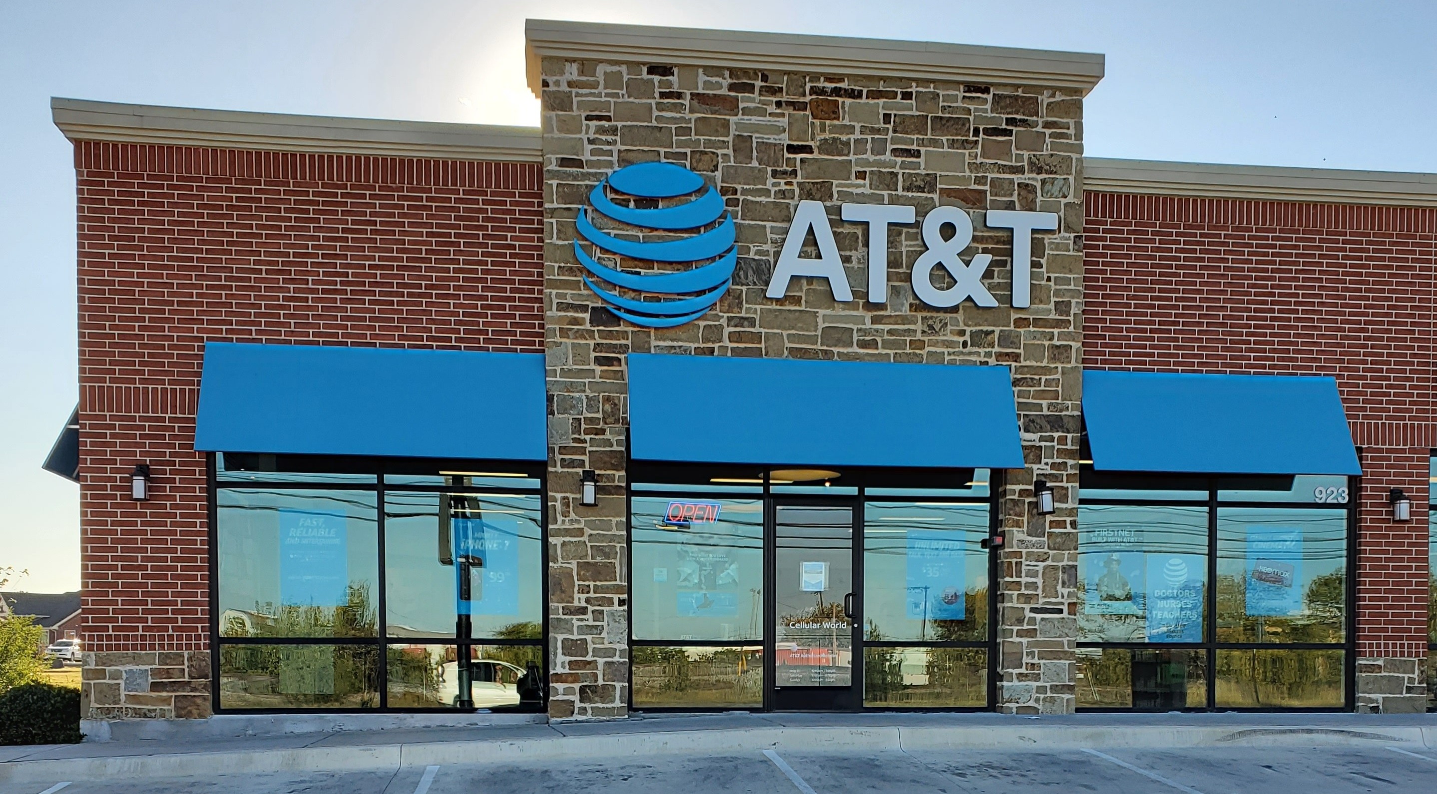 AT&T North Saginaw Boulevard | Cell Phones, Wireless Plans ...