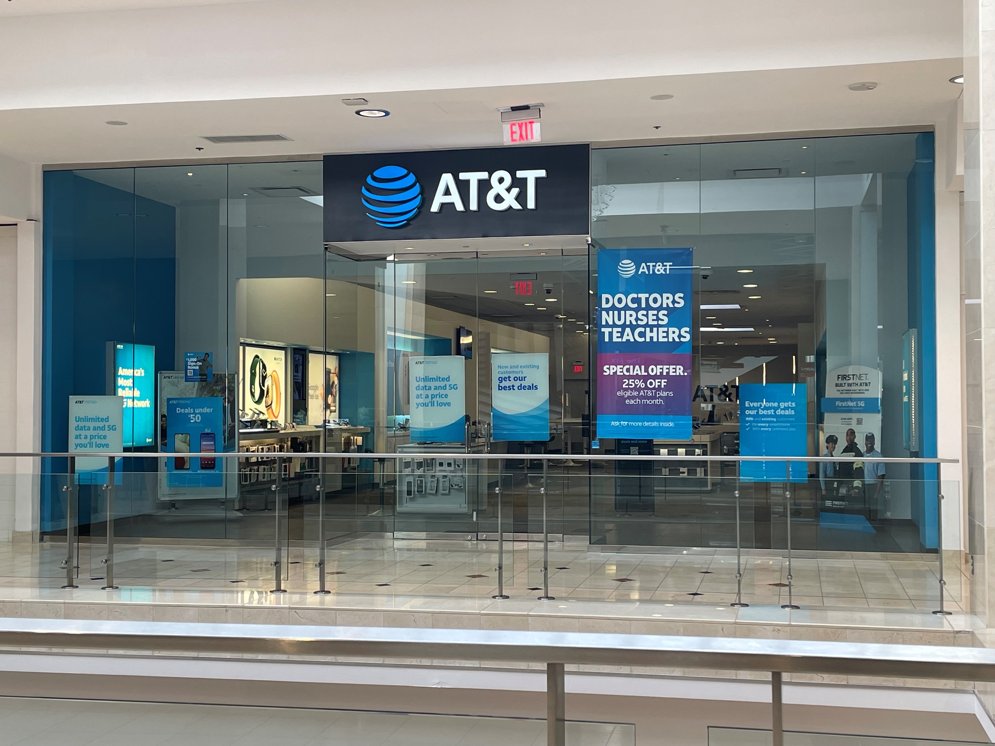 AT&T Bethesda Mall | Cell Phones, Wireless Plans & Accessories | 7101 ...