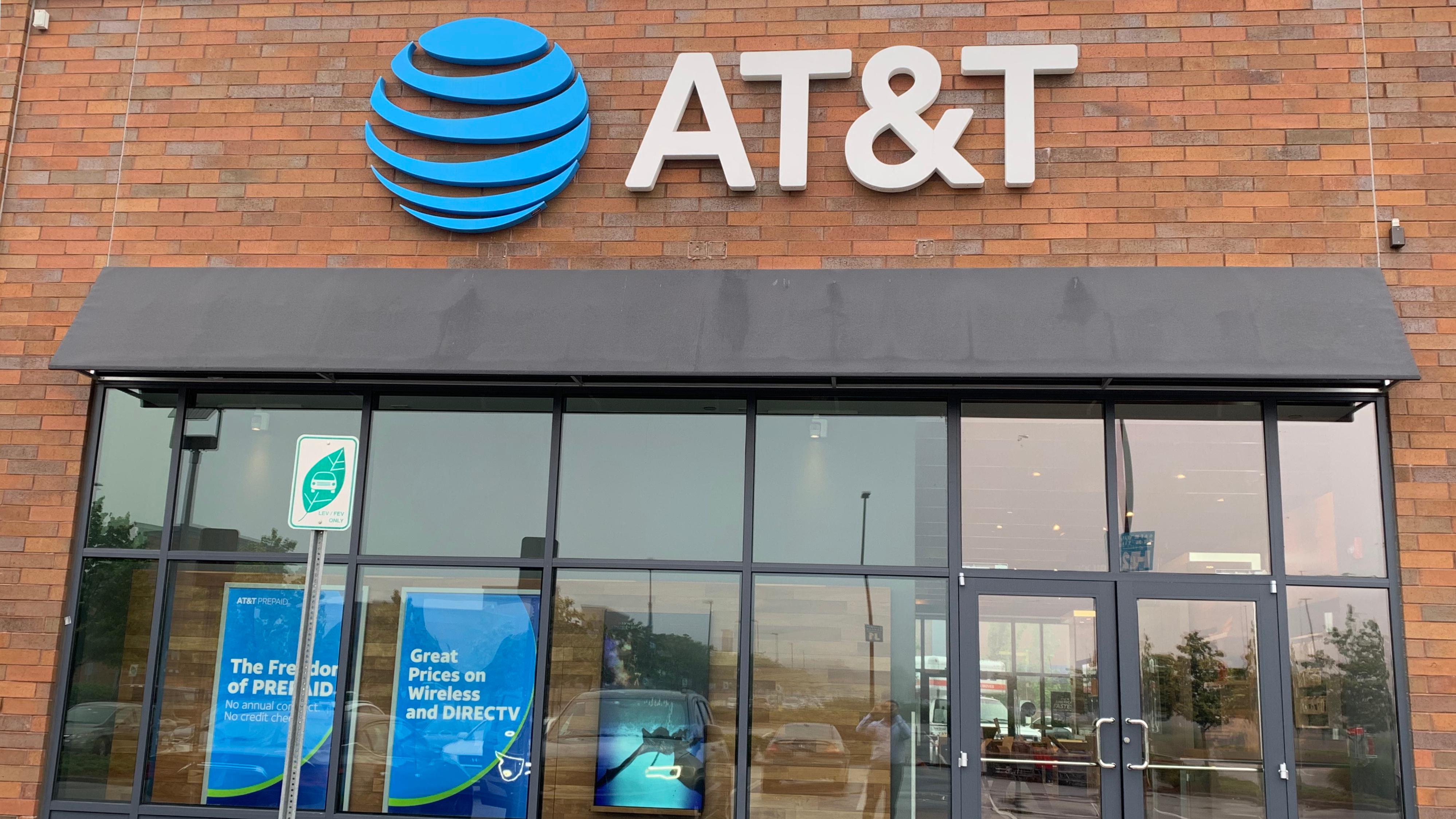 AT&T Gateway Center | Cell Phones, Wireless Plans & Accessories | 494 ...