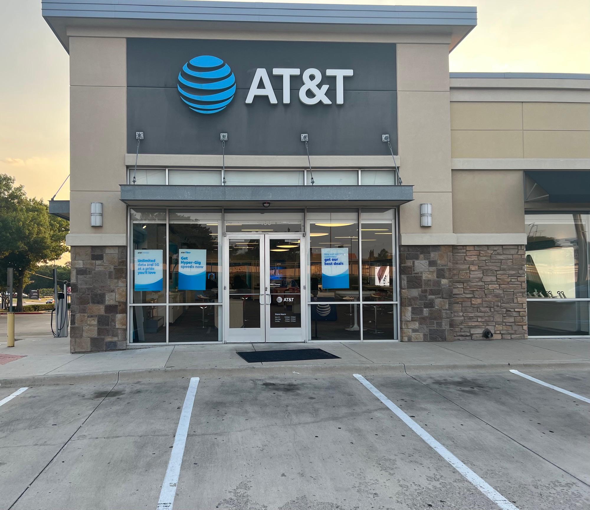 AT&T Plano | Cell Phones, Wireless Plans & Accessories | 701 N Central ...