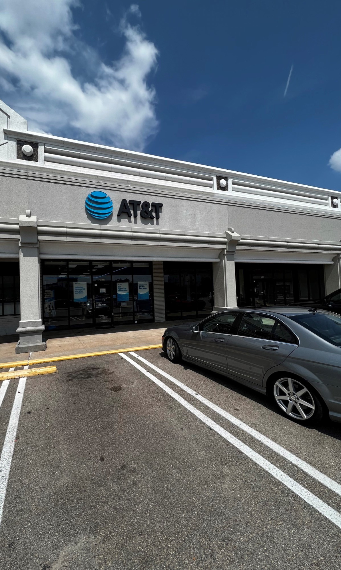 AT&T Weslayan Plaza | Cell Phones, Wireless Plans & Accessories | 5514 ...